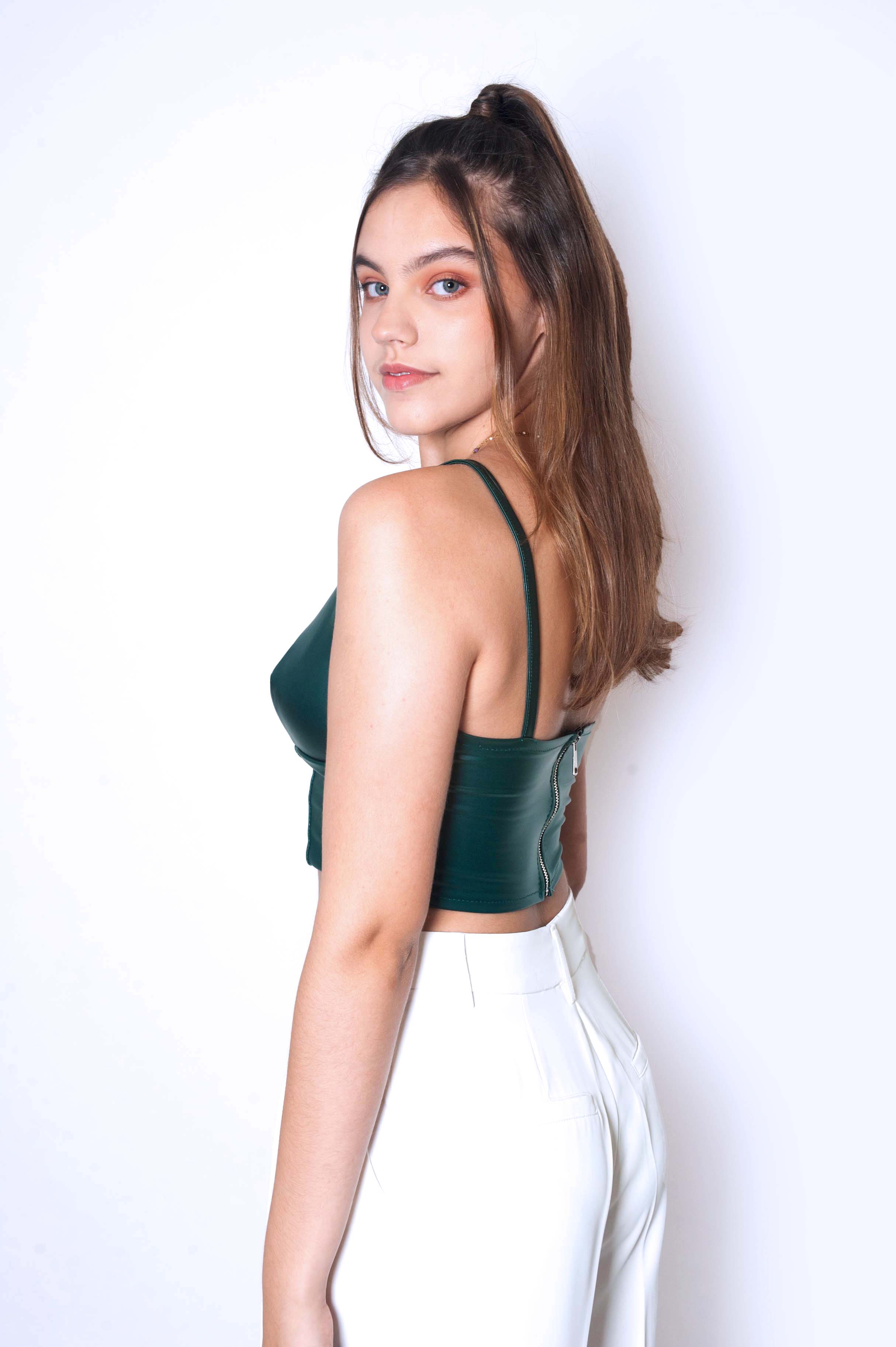 Leonor Castro – Act in Model